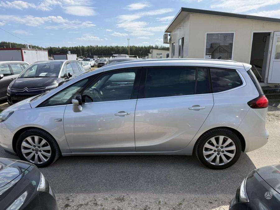 Grey Opel Zafira Tourer 2015 in Vilnius, with an engine capacity of 1.60 L and mileage of 274 thousand km for 4600 €, photo 12 on AUTOMOTO.COM.LV