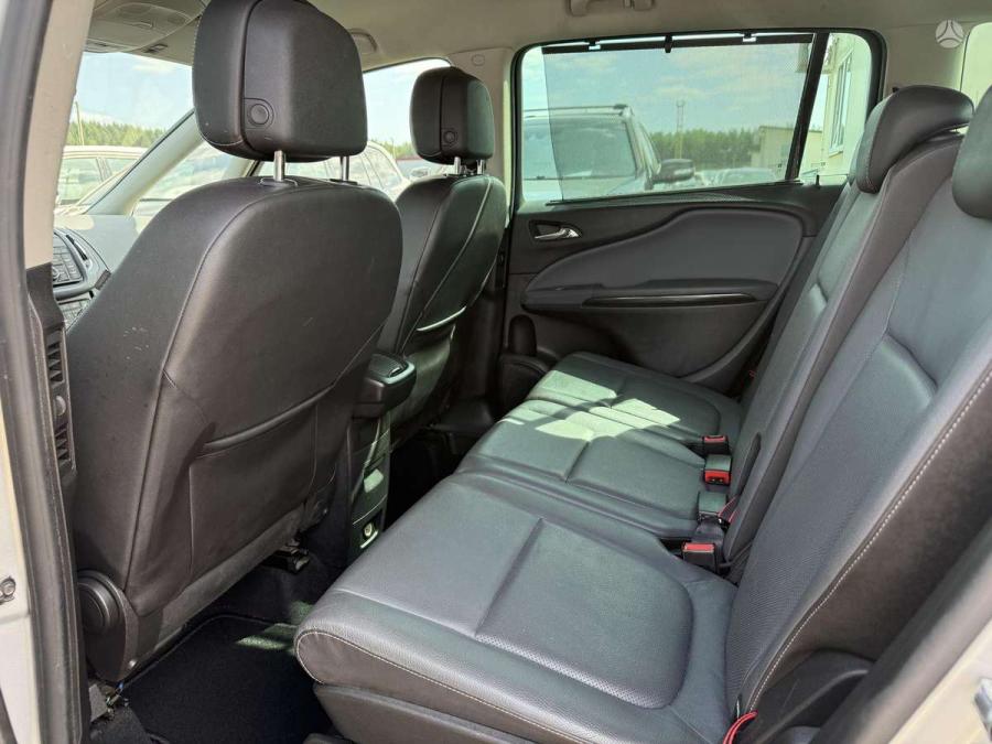 Grey Opel Zafira Tourer 2015 in Vilnius, with an engine capacity of 1.60 L and mileage of 274 thousand km for 4600 €, photo 20 on AUTOMOTO.COM.LV