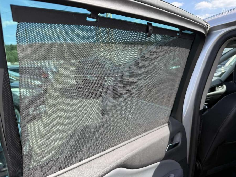 Grey Opel Zafira Tourer 2015 in Vilnius, with an engine capacity of 1.60 L and mileage of 274 thousand km for 4600 €, photo 22 on AUTOMOTO.COM.LV