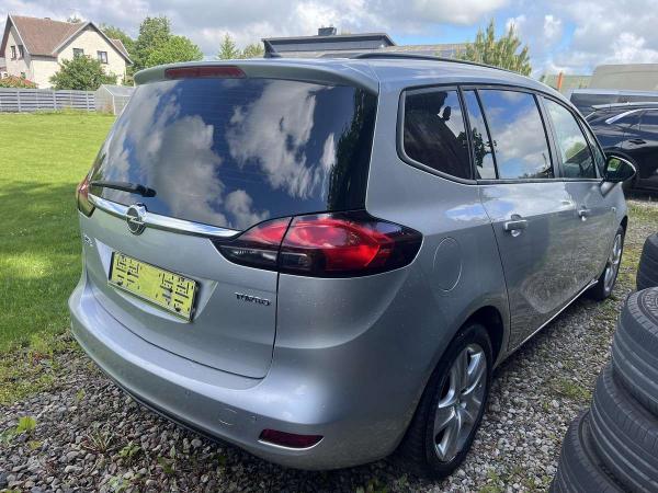 Pelēks Opel Zafira Tourer 2015 Marijampole, ar dzinēja tilpumu 1.36 L un nobraukumu 205 tūkst. km par 6000 €, foto 2 vietnē AUTOMOTO.COM.LV