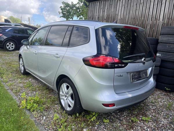 Pelēks Opel Zafira Tourer 2015 Marijampole, ar dzinēja tilpumu 1.36 L un nobraukumu 205 tūkst. km par 6000 €, foto 3 vietnē AUTOMOTO.COM.LV