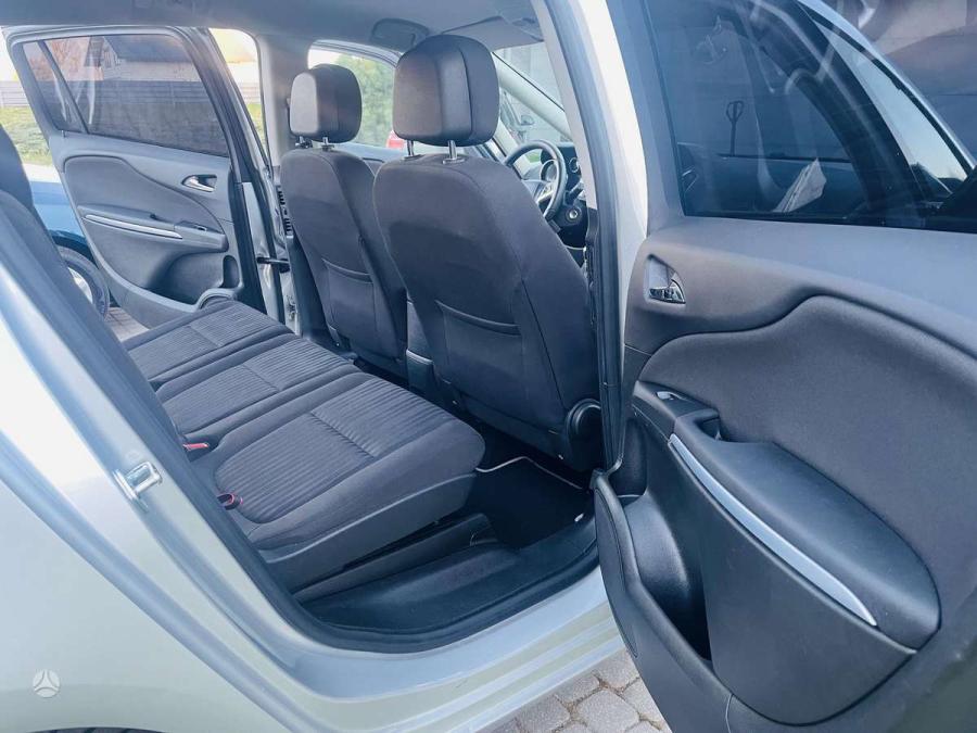 Grey Opel Zafira Tourer 2015 in Marijampole, with an engine capacity of 1.36 L and mileage of 205 thousand km for 6000 €, photo 7 on AUTOMOTO.COM.LV