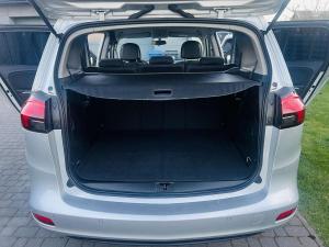 Grey Opel Zafira Tourer 2015 in Marijampole, with an engine capacity of 1.36 L and mileage of 205 thousand km for 6000 €, photo 8 on AUTOMOTO.COM.LV