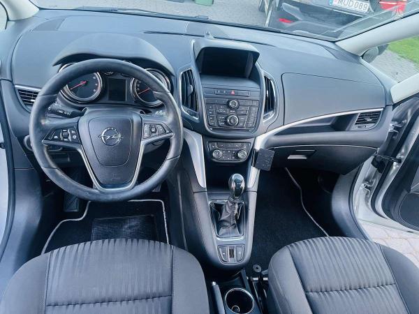 Pelēks Opel Zafira Tourer 2015 Marijampole, ar dzinēja tilpumu 1.36 L un nobraukumu 205 tūkst. km par 6000 €, foto 8 vietnē AUTOMOTO.COM.LV