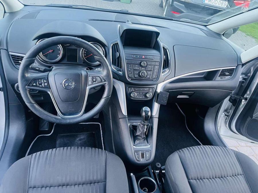 Grey Opel Zafira Tourer 2015 in Marijampole, with an engine capacity of 1.36 L and mileage of 205 thousand km for 6000 €, photo 9 on AUTOMOTO.COM.LV