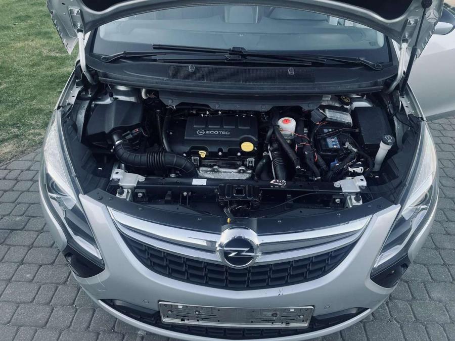 Grey Opel Zafira Tourer 2015 in Marijampole, with an engine capacity of 1.36 L and mileage of 205 thousand km for 6000 €, photo 13 on AUTOMOTO.COM.LV
