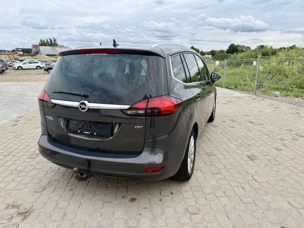 Grey Opel Zafira Tourer 2015 in Taurage, with an engine capacity of 2.00 L and mileage of 290 thousand km for 5200 €, photo 5 on AUTOMOTO.COM.LV