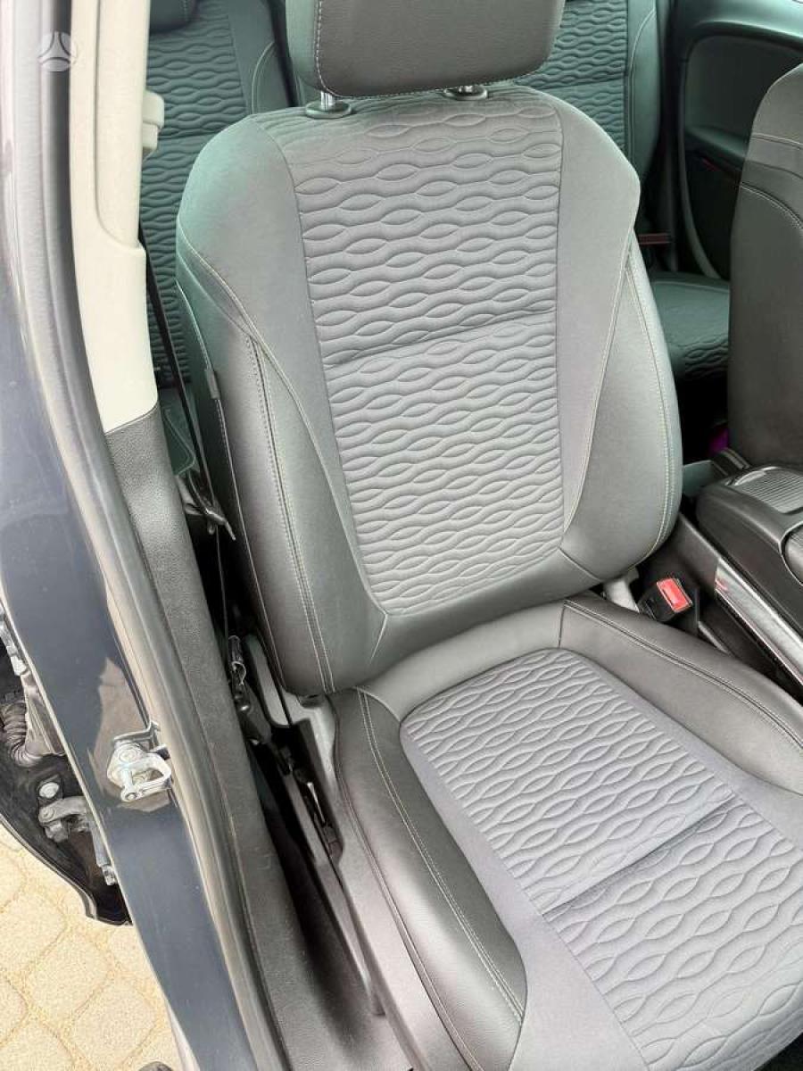 Серый Опель Zafira Tourer 2015 в Таураге, объемом двигателя 2.00 л и пробегом 290 тыс. км за 5200 €, фото 24 на AUTOMOTO.COM.LV