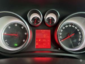 Серый Опель Zafira Tourer 2015 в Таураге, объемом двигателя 2.00 л и пробегом 290 тыс. км за 5200 €, фото 31 на AUTOMOTO.COM.LV