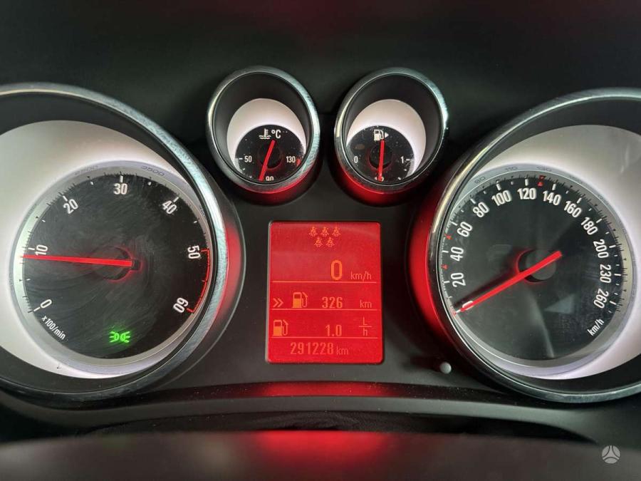 Серый Опель Zafira Tourer 2015 в Таураге, объемом двигателя 2.00 л и пробегом 290 тыс. км за 5200 €, фото 31 на AUTOMOTO.COM.LV