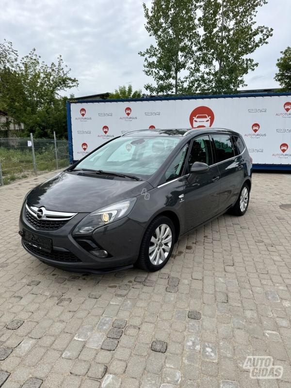 Grey Opel Zafira Tourer 2015 in Taurage, with an engine capacity of 2.00 L and mileage of 290 thousand km for 5150 €, photo 1 on AUTOMOTO.COM.LV
