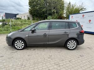 Grey Opel Zafira Tourer 2015 in Taurage, with an engine capacity of 2.00 L and mileage of 290 thousand km for 5150 €, photo 3 on AUTOMOTO.COM.LV