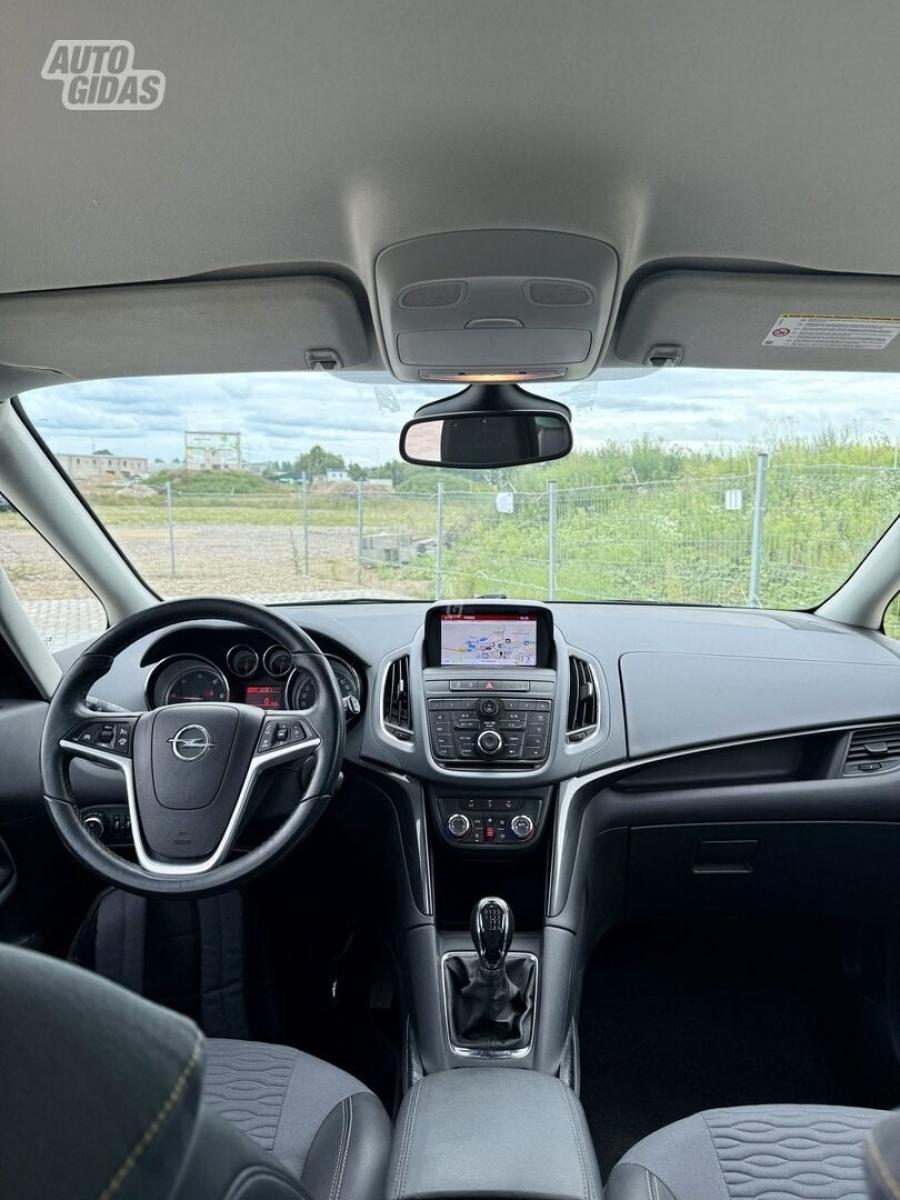Grey Opel Zafira Tourer 2015 in Taurage, with an engine capacity of 2.00 L and mileage of 290 thousand km for 5150 €, photo 13 on AUTOMOTO.COM.LV