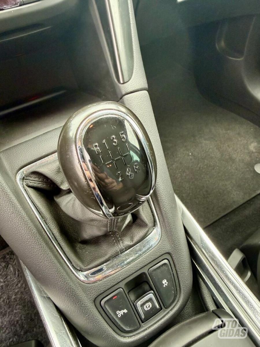 Grey Opel Zafira Tourer 2015 in Taurage, with an engine capacity of 2.00 L and mileage of 290 thousand km for 5150 €, photo 14 on AUTOMOTO.COM.LV
