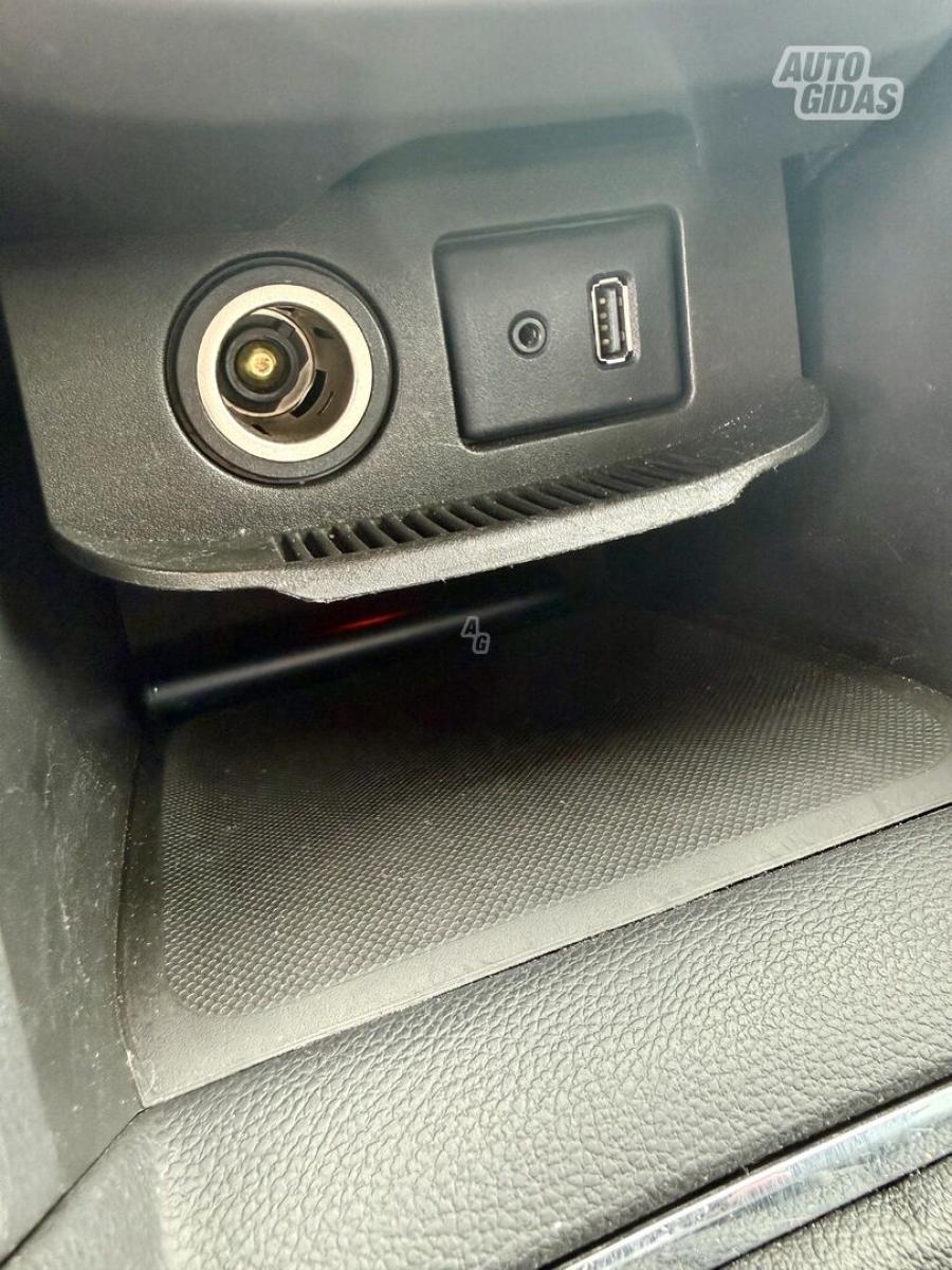Grey Opel Zafira Tourer 2015 in Taurage, with an engine capacity of 2.00 L and mileage of 290 thousand km for 5150 €, photo 15 on AUTOMOTO.COM.LV
