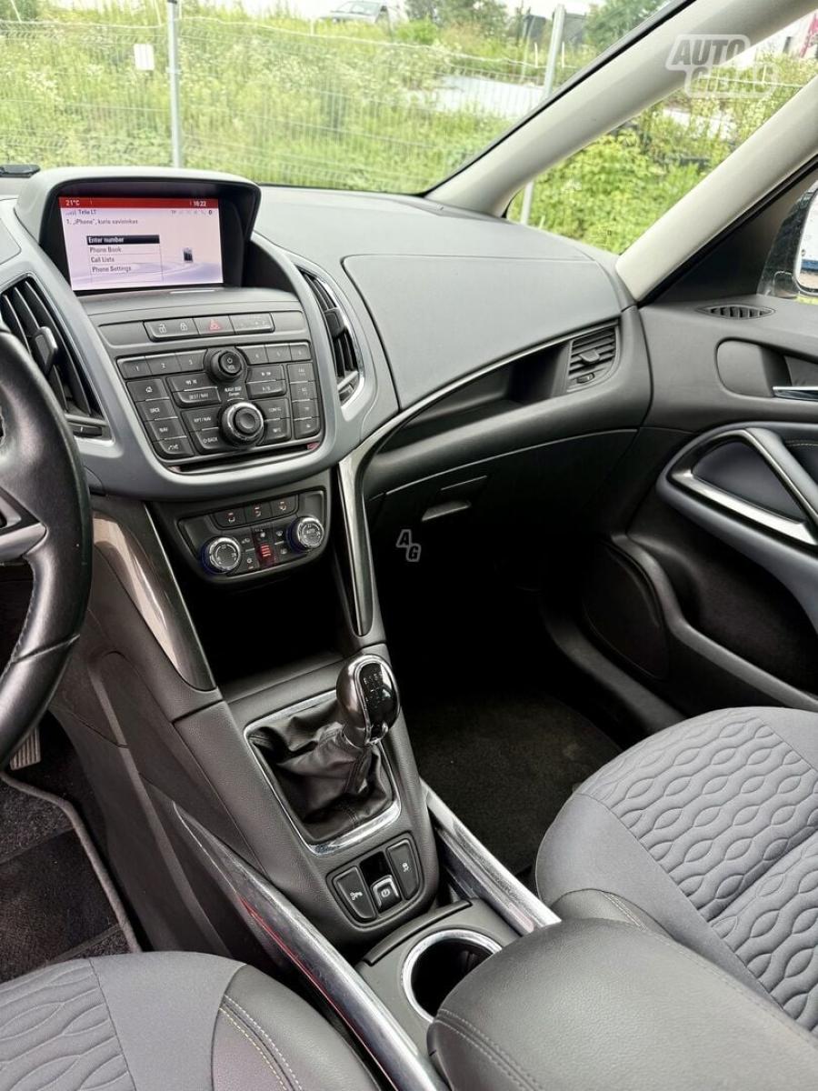 Grey Opel Zafira Tourer 2015 in Taurage, with an engine capacity of 2.00 L and mileage of 290 thousand km for 5150 €, photo 20 on AUTOMOTO.COM.LV