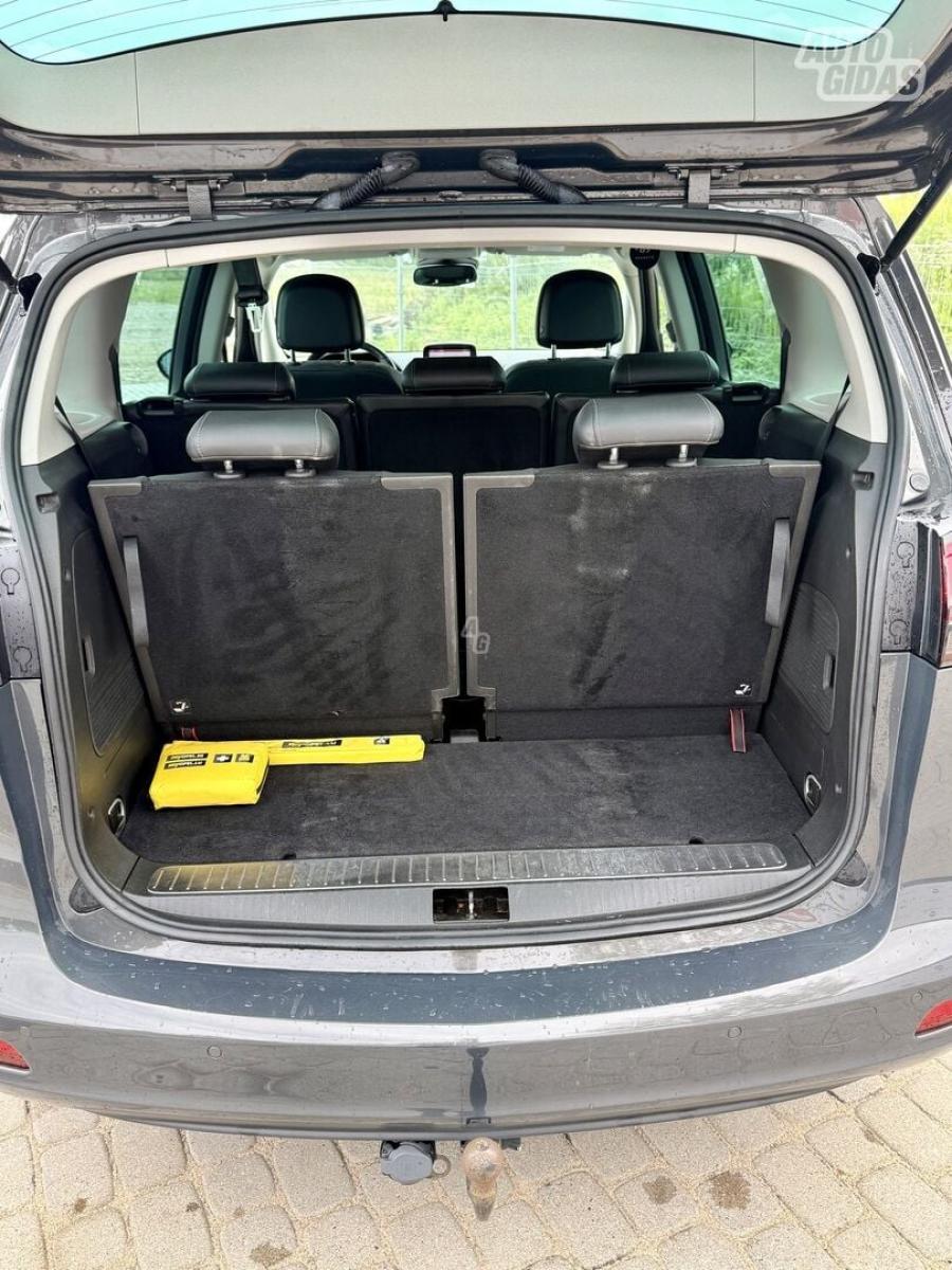 Grey Opel Zafira Tourer 2015 in Taurage, with an engine capacity of 2.00 L and mileage of 290 thousand km for 5150 €, photo 24 on AUTOMOTO.COM.LV