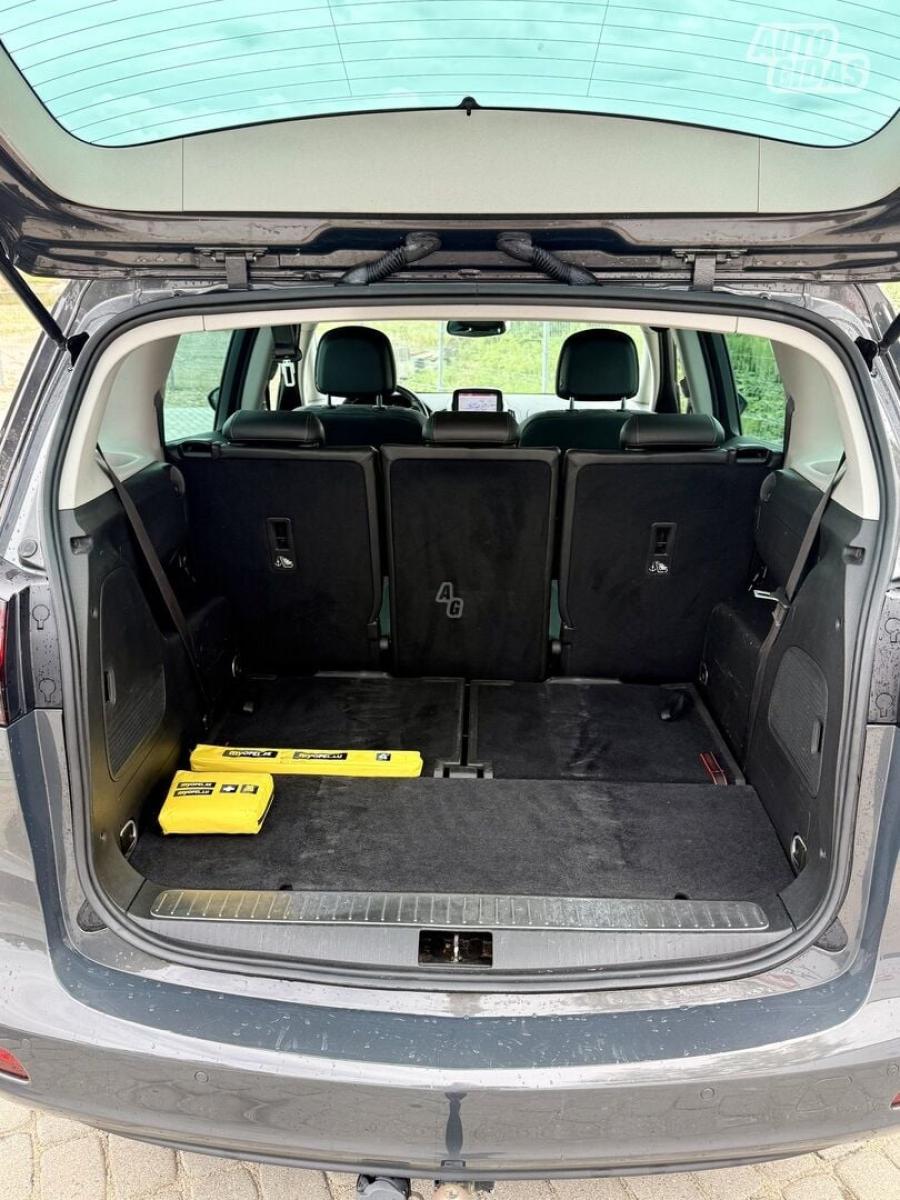 Grey Opel Zafira Tourer 2015 in Taurage, with an engine capacity of 2.00 L and mileage of 290 thousand km for 5150 €, photo 25 on AUTOMOTO.COM.LV