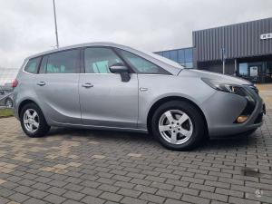 Pelēks Opel Zafira Tourer 2015 Šauļi, ar dzinēja tilpumu 1.96 L un nobraukumu 250 tūkst. km par 5900 €, foto 3 vietnē AUTOMOTO.COM.LV