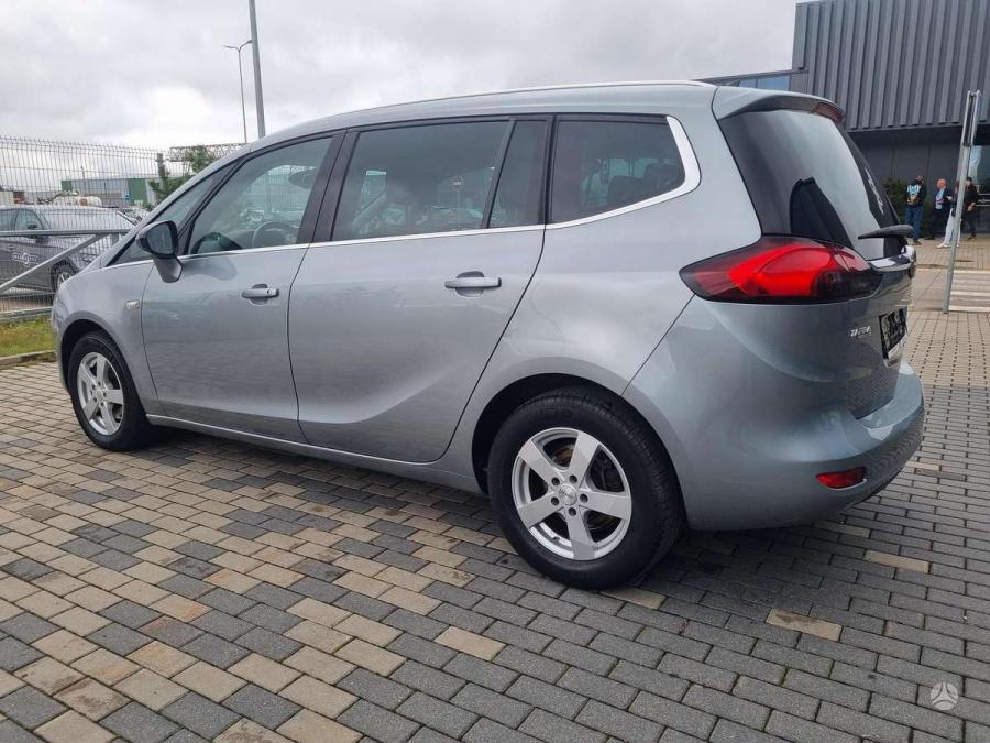 Pelēks Opel Zafira Tourer 2015 Šauļi, ar dzinēja tilpumu 1.96 L un nobraukumu 250 tūkst. km par 5900 €, foto 9 vietnē AUTOMOTO.COM.LV