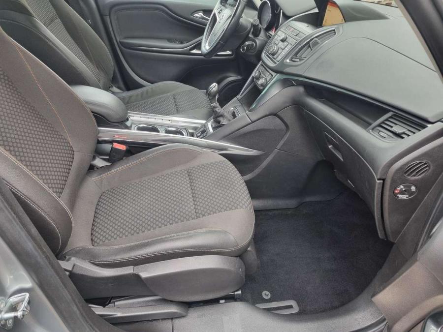 Pelēks Opel Zafira Tourer 2015 Šauļi, ar dzinēja tilpumu 1.96 L un nobraukumu 250 tūkst. km par 5900 €, foto 26 vietnē AUTOMOTO.COM.LV