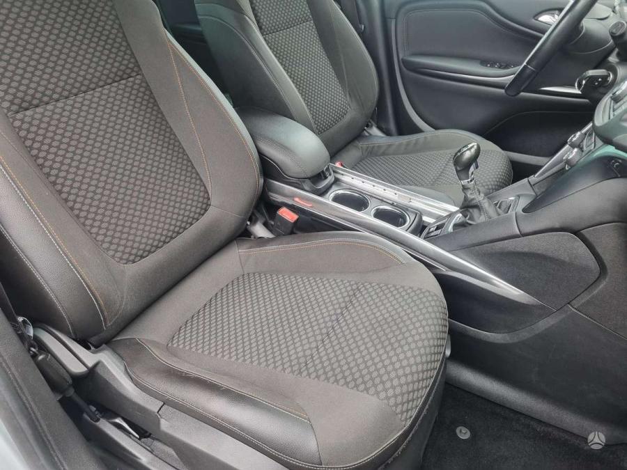 Pelēks Opel Zafira Tourer 2015 Šauļi, ar dzinēja tilpumu 1.96 L un nobraukumu 250 tūkst. km par 5900 €, foto 27 vietnē AUTOMOTO.COM.LV
