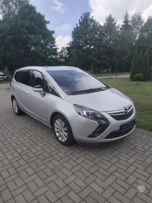 Grey Opel Zafira Tourer 2016 in Taurage, with an engine capacity of 1.60 L and mileage of 246 thousand km for 5050 €, photo  on AUTOMOTO.COM.LV