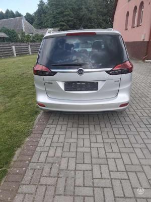 Grey Opel Zafira Tourer 2016 in Taurage, with an engine capacity of 1.60 L and mileage of 246 thousand km for 5050 €, photo 4 on AUTOMOTO.COM.LV