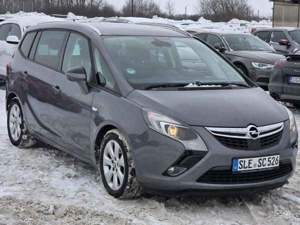 Pelēks Opel Zafira Tourer 2016 Kretinga, ar dzinēja tilpumu 1.96 L un nobraukumu 284 tūkst. km par 7650 €, foto 3 vietnē AUTOMOTO.COM.LV