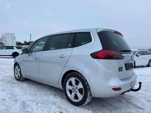 Grey Opel Zafira Tourer 2016 in Utena, with an engine capacity of 1.96 L and mileage of 247 thousand km for 6100 €, photo 4 on AUTOMOTO.COM.LV