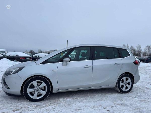 Grey Opel Zafira Tourer 2016 in Utena, with an engine capacity of 1.96 L and mileage of 247 thousand km for 6100 €, photo 8 on AUTOMOTO.COM.LV