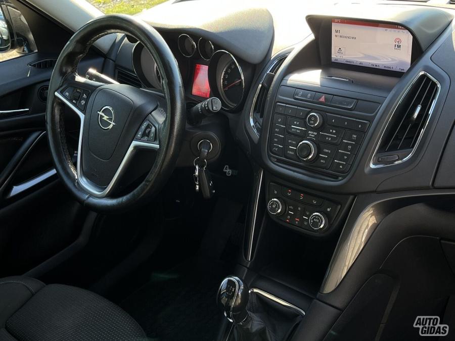 Grey Opel Zafira Tourer 2016 in Klaipeda, with an engine capacity of 2.00 L and mileage of 269 thousand km for 6950 €, photo 6 on AUTOMOTO.COM.LV
