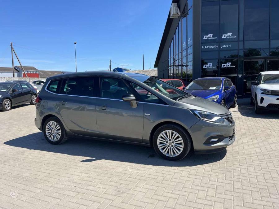 Серый Опель Zafira Tourer 2016 в Таураге, объемом двигателя 1.60 л и пробегом 191 тыс. км за 7100 €, фото 1 на AUTOMOTO.COM.LV