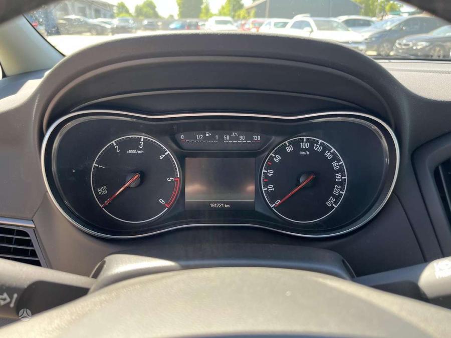 Серый Опель Zafira Tourer 2016 в Таураге, объемом двигателя 1.60 л и пробегом 191 тыс. км за 7100 €, фото 19 на AUTOMOTO.COM.LV