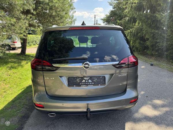 Grey Opel Zafira Tourer 2016 in Marijampole, with an engine capacity of 1.96 L and mileage of 163 thousand km for 7250 €, photo 6 on AUTOMOTO.COM.LV