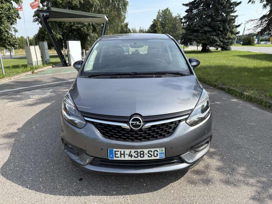 Серый Опель Zafira Tourer 2016 в Таураге, объемом двигателя 1.60 л и пробегом 223 тыс. км за 5300 €, фото 1 на AUTOMOTO.COM.LV