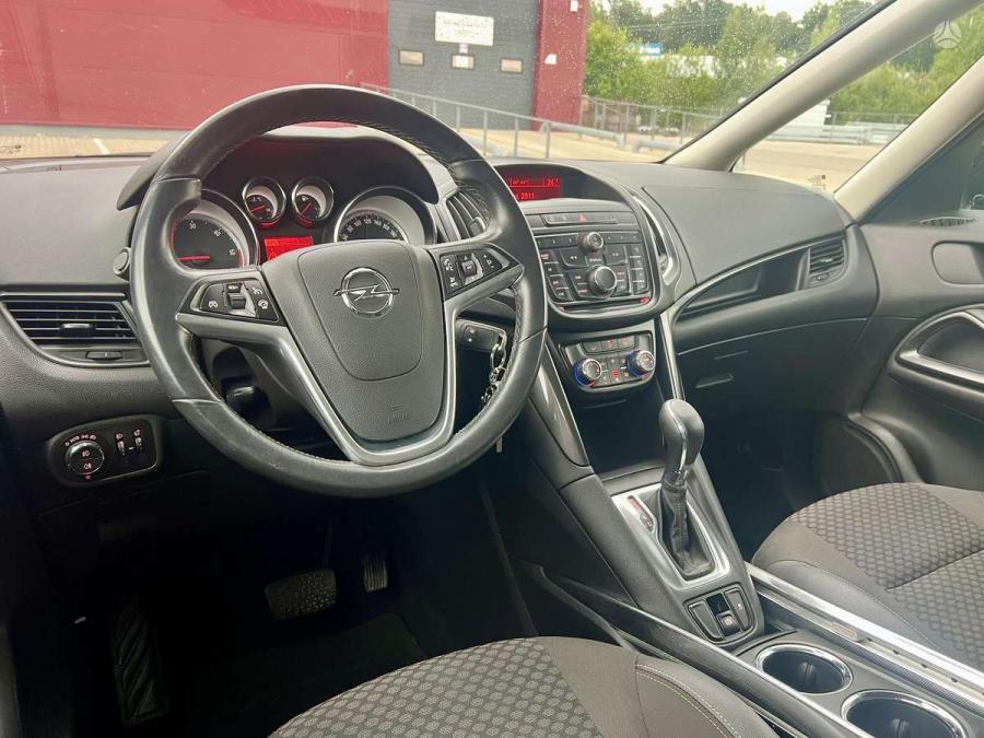 Pelēks Opel Zafira Tourer 2016 Kauņa, ar dzinēja tilpumu 1.96 L un nobraukumu 157 tūkst. km par 6690 €, foto 17 vietnē AUTOMOTO.COM.LV