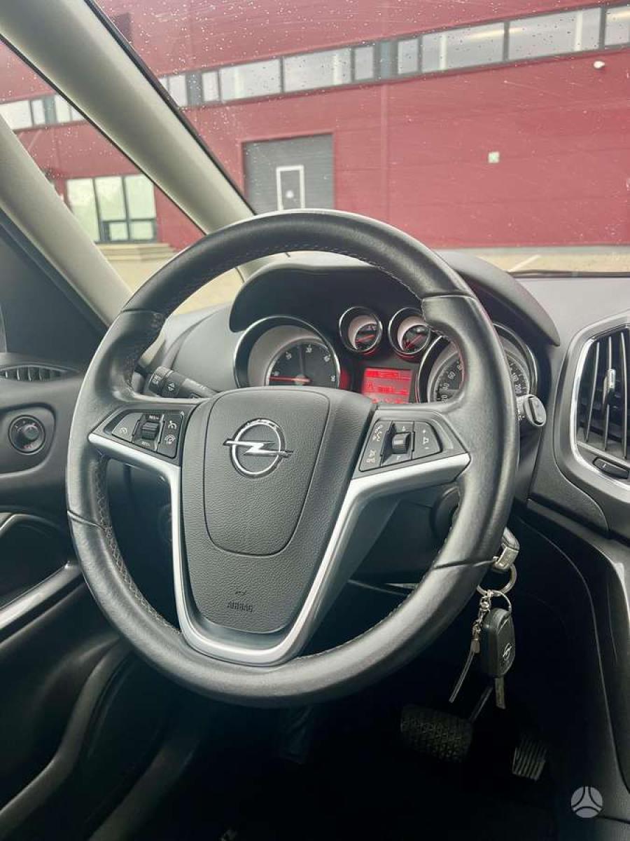 Pelēks Opel Zafira Tourer 2016 Kauņa, ar dzinēja tilpumu 1.96 L un nobraukumu 157 tūkst. km par 6690 €, foto 21 vietnē AUTOMOTO.COM.LV