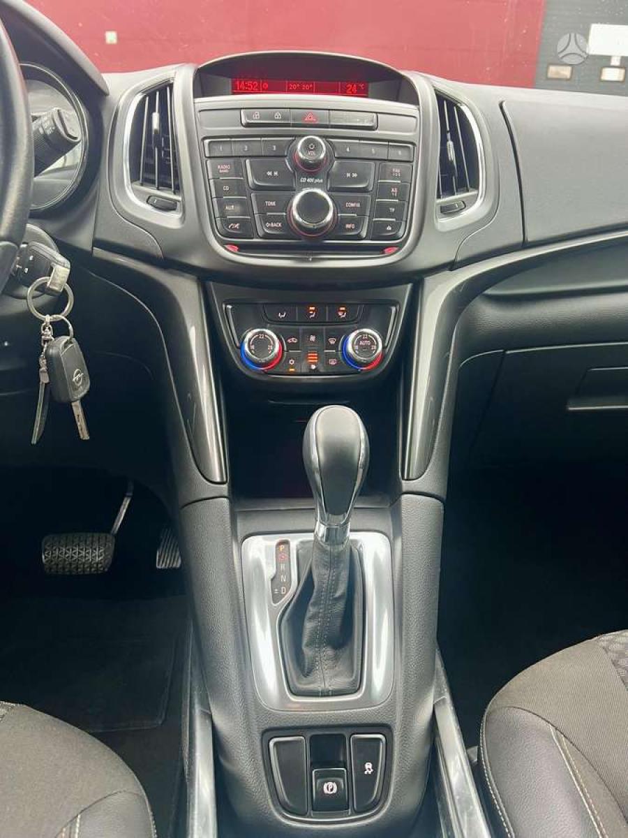 Pelēks Opel Zafira Tourer 2016 Kauņa, ar dzinēja tilpumu 1.96 L un nobraukumu 157 tūkst. km par 6690 €, foto 30 vietnē AUTOMOTO.COM.LV