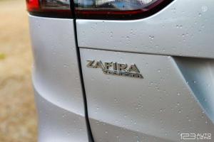 Grey Opel Zafira Tourer 2016 in Kretinga, with an engine capacity of 2.00 L and mileage of 237 thousand km for 7950 €, photo 9 on AUTOMOTO.COM.LV