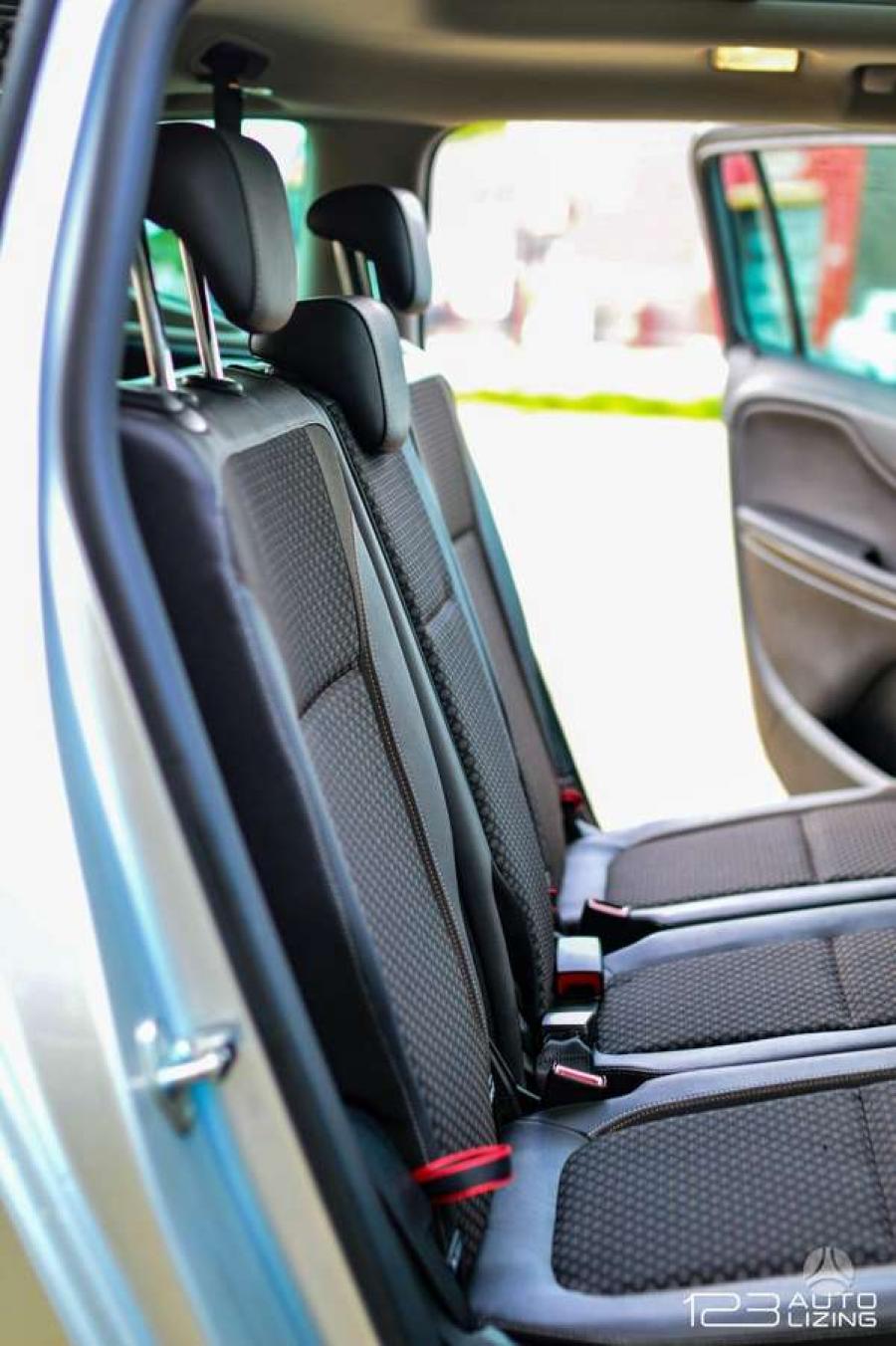 Grey Opel Zafira Tourer 2016 in Kretinga, with an engine capacity of 2.00 L and mileage of 237 thousand km for 7950 €, photo 14 on AUTOMOTO.COM.LV