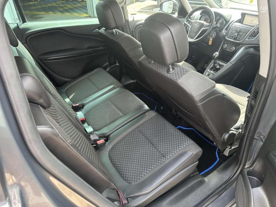 Pelēks Opel Zafira Tourer 2016 Šauļi, ar dzinēja tilpumu 1.60 L un nobraukumu 195 tūkst. km par 5100 €, foto 20 vietnē AUTOMOTO.COM.LV
