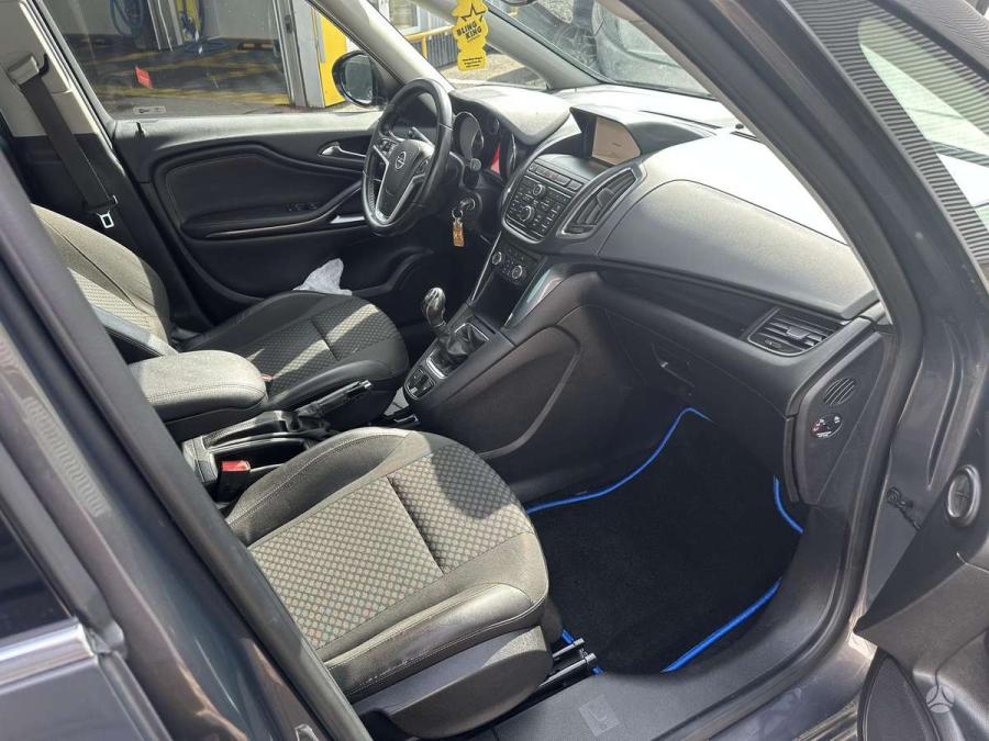 Pelēks Opel Zafira Tourer 2016 Šauļi, ar dzinēja tilpumu 1.60 L un nobraukumu 195 tūkst. km par 5100 €, foto 21 vietnē AUTOMOTO.COM.LV