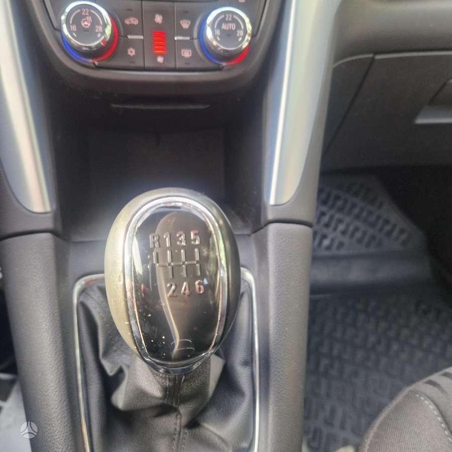 Pelēks Opel Zafira Tourer 2016 Utena, ar dzinēja tilpumu 1.36 L un nobraukumu 167 tūkst. km par 5900 €, foto 13 vietnē AUTOMOTO.COM.LV