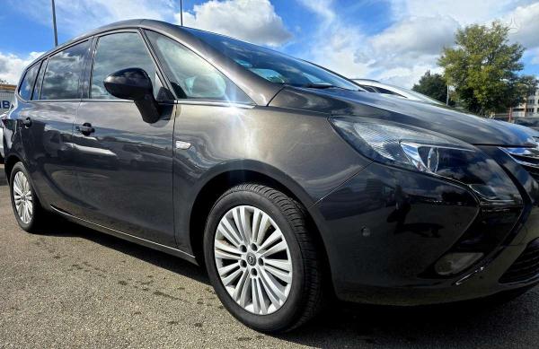 Grey Opel Zafira Tourer 2016 in Marijampole, with an engine capacity of 1.36 L and mileage of 230 thousand km for 5350 €, photo 7 on AUTOMOTO.COM.LV