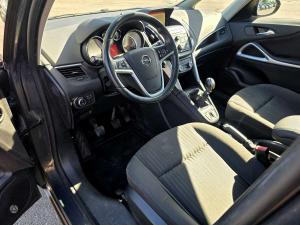 Grey Opel Zafira Tourer 2016 in Marijampole, with an engine capacity of 1.36 L and mileage of 230 thousand km for 5350 €, photo 9 on AUTOMOTO.COM.LV