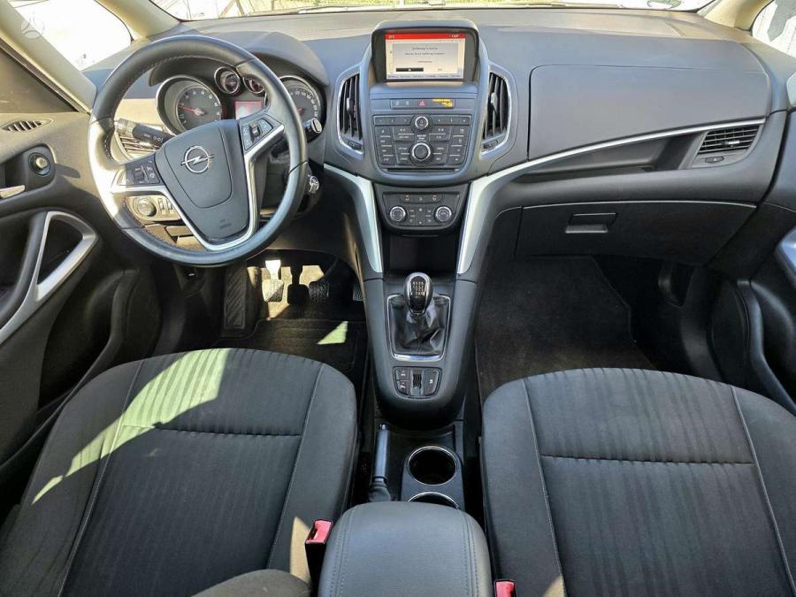 Grey Opel Zafira Tourer 2016 in Marijampole, with an engine capacity of 1.36 L and mileage of 230 thousand km for 5350 €, photo 13 on AUTOMOTO.COM.LV