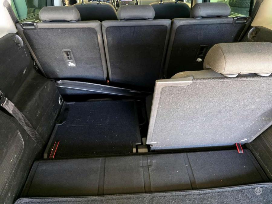 Grey Opel Zafira Tourer 2016 in Marijampole, with an engine capacity of 1.36 L and mileage of 230 thousand km for 5350 €, photo 17 on AUTOMOTO.COM.LV