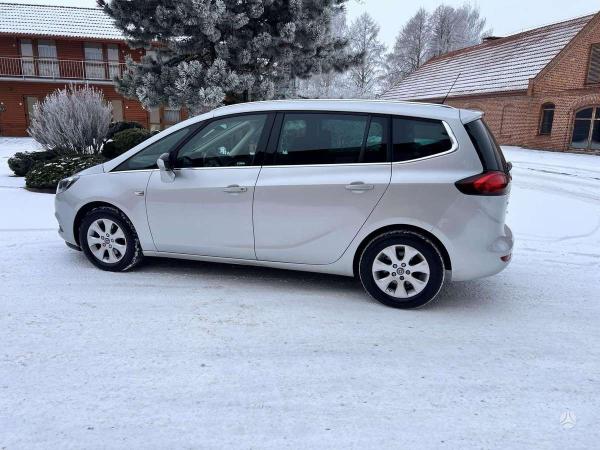 Grey Opel Zafira Tourer 2017 in Marijampole, with an engine capacity of 1.60 L and mileage of 142 thousand km for 7200 €, photo 3 on AUTOMOTO.COM.LV