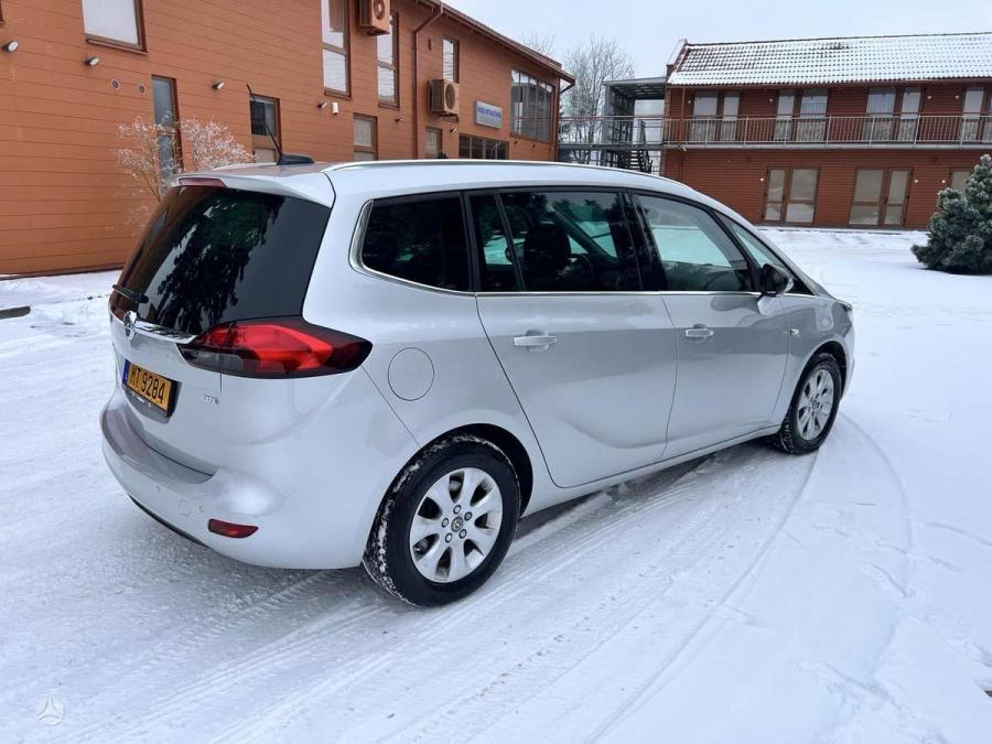 Pelēks Opel Zafira Tourer 2017 Marijampole, ar dzinēja tilpumu 1.60 L un nobraukumu 142 tūkst. km par 7200 €, foto 4 vietnē AUTOMOTO.COM.LV